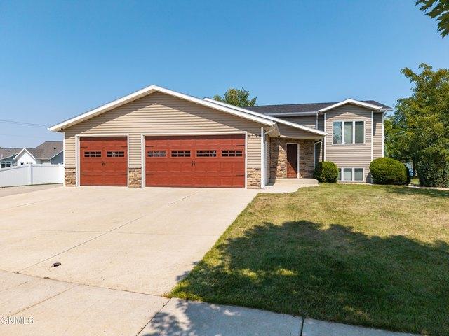 4139 Bayport Pl SE, Mandan, ND 58554