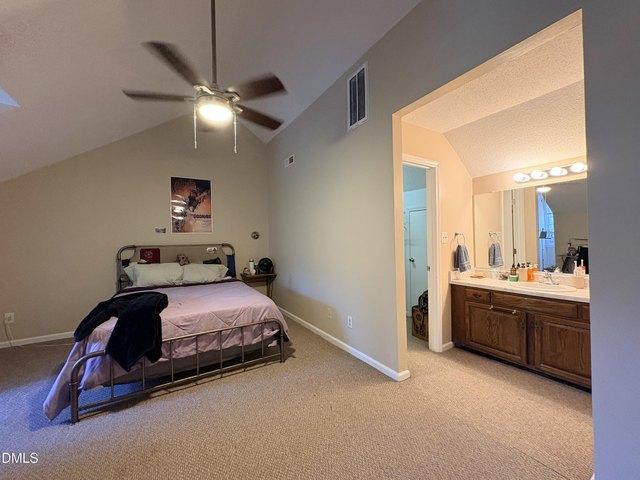 4139 Kaplan Dr, Raleigh, NC 27606