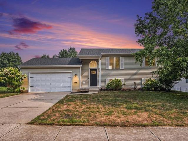 4139 Whirlwind Dr NE, Rockford, MI 49341