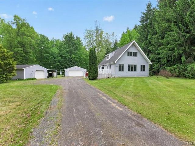 41303 Harris Rd, Sumpter Township, MI 48111
