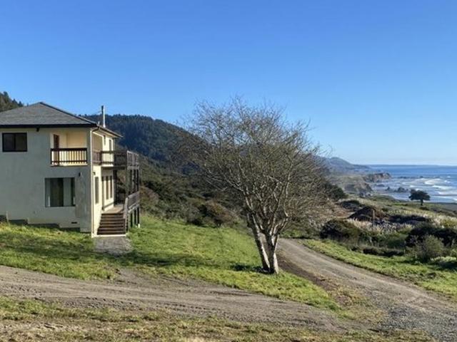 41301 Seascape Dr, Westport, CA 95488