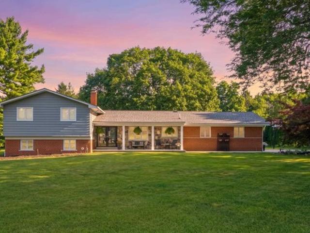 41306 Llewelyn Ct, Northville, MI 48167