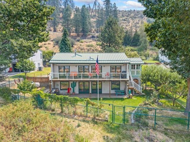 4130 Friday Bay Ln, Seven Bays, WA 99122