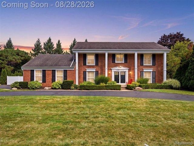 4130 Saddle Ln, West Bloomfield Township, MI 48322