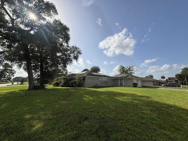 4130 Simpson Dr, Beaumont, TX 77705