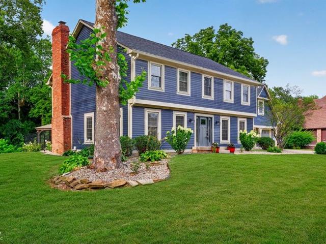 4130 Woodland Streams Dr, Greenwood, IN 46143