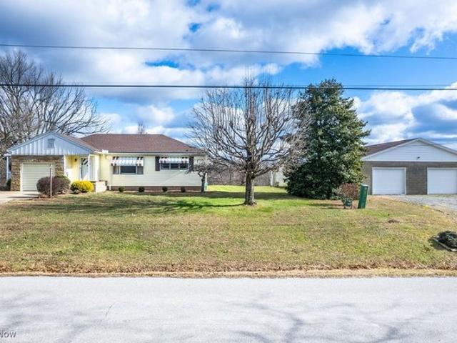 4131 New England Rd, Washington, WV 26181