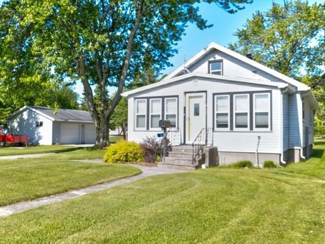 4131 10th St, Menominee, MI 49858
