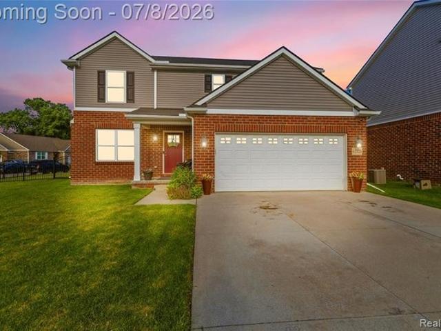 41328 Rugosa Dr, Clinton Township, MI 48038