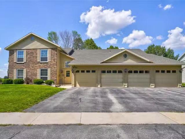 4132 LEXINGTON DR NE APT C, CEDAR RAPIDS, IA 52402 Condo/Townh.