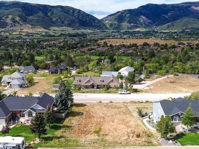 4133 N Wolf Ridge Cir Unit 10, Eden, UT 84310