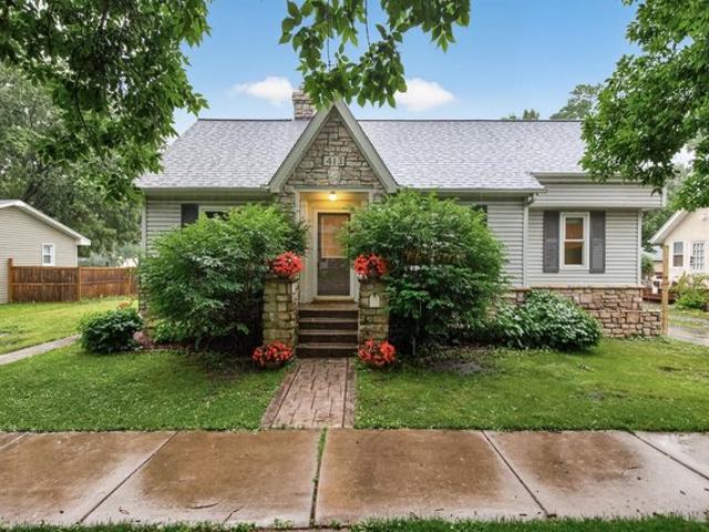 413 3rd Ave E, Shakopee, MN 55379