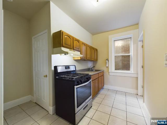 413 15 Dodd St, Unit 6, East Orange, NJ 07017 | MLS #26006 | Compass