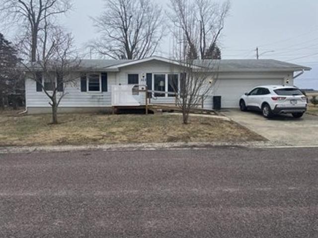 413 Columbian Dr, South Jacksonville, IL 62650