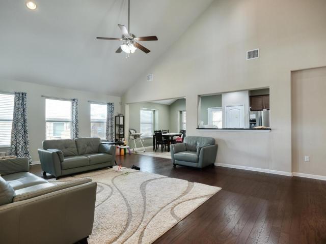 413 Alsatian Ln