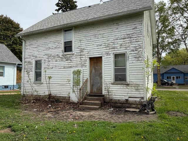 413 Budd Street