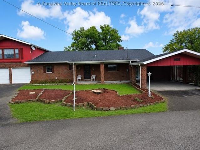 413 Green Acres Cir, Spencer, WV 25276