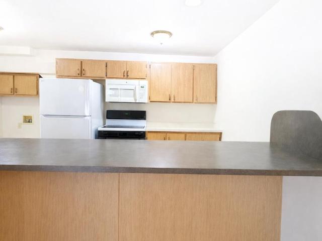413 E 10th Street
