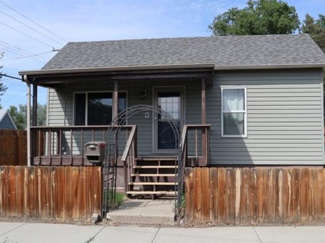413 E Bell St, Glendive, MT 59330