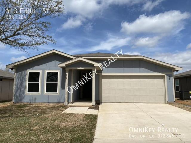 413 E Hull St, 3 beds, 2 full baths