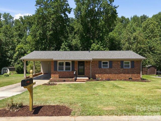 413 E McLelland Ave, Mooresville, NC 28115