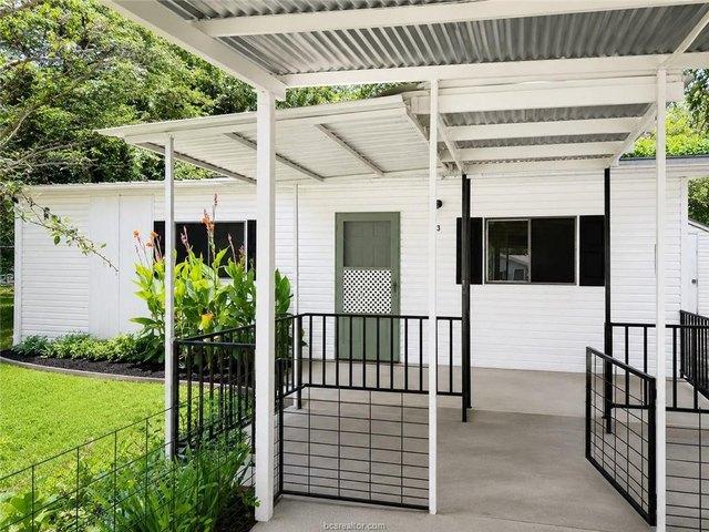 413 E Morehead St, Franklin, TX 77856