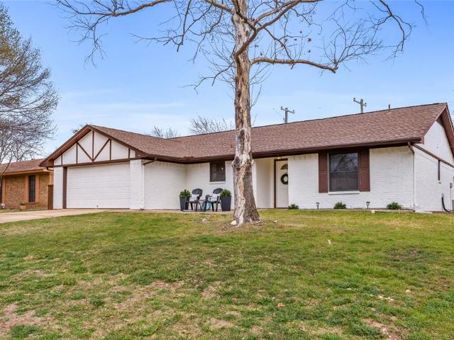 413 E Oak St, Aledo, TX 76008 | MLS #21202 | Compass