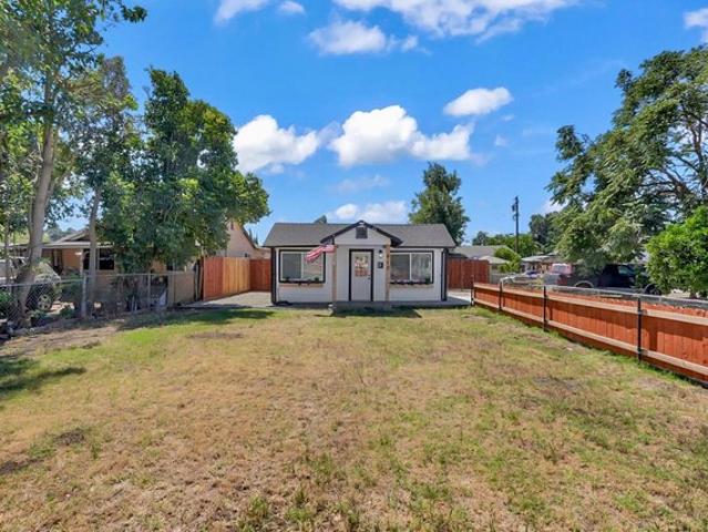 413 Empire Ave, Modesto, CA 95354