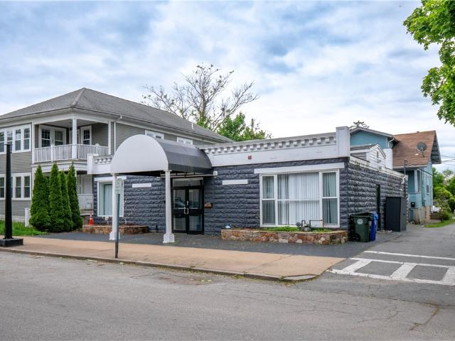 413 High St, Bristol, RI 02809 | MLS #1398 | Compass