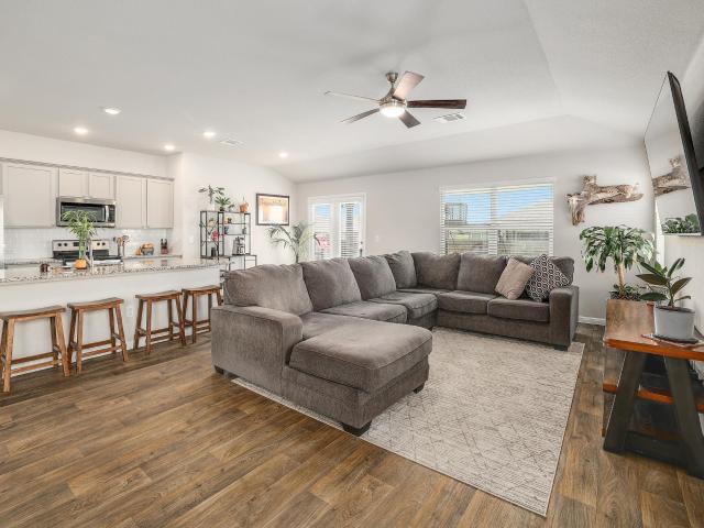 413 Hunter Loop
