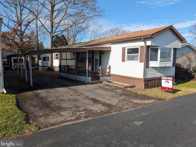 413 Oak Dr, Green Lane, PA 18054 in Green Lane, Pennsylvania