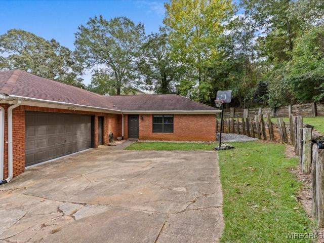 413 Lake Oliver Drive
