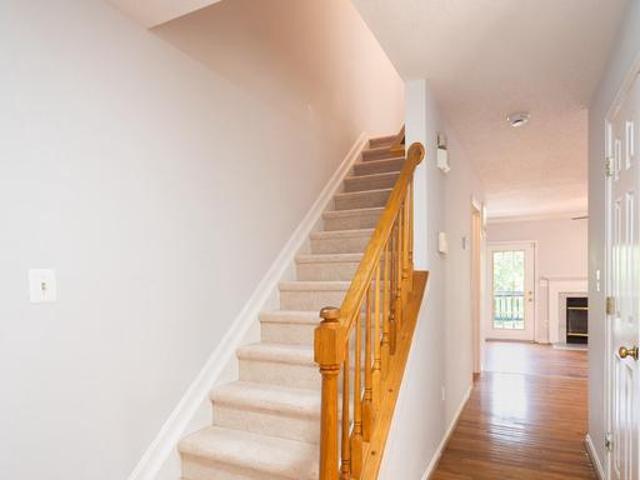 413 Lakeview Court