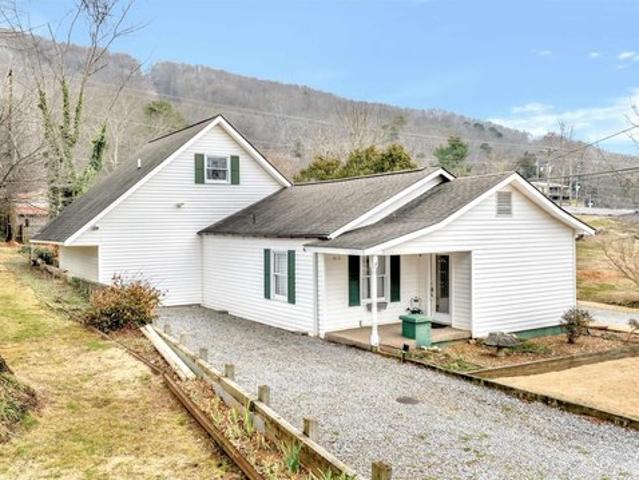 413 Lincoln Ave SE, Fort Payne, AL 35967