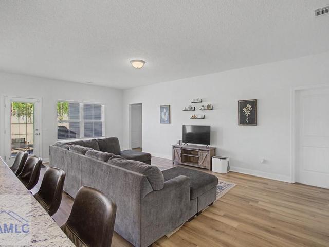 413 McClelland Loop NE