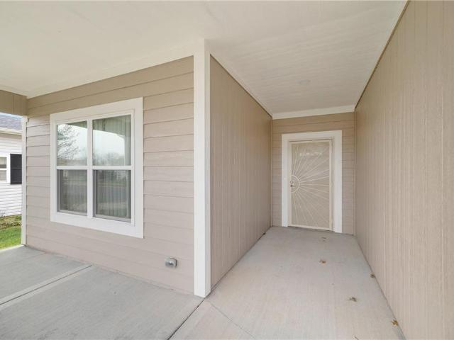 413 NE Poplar Court