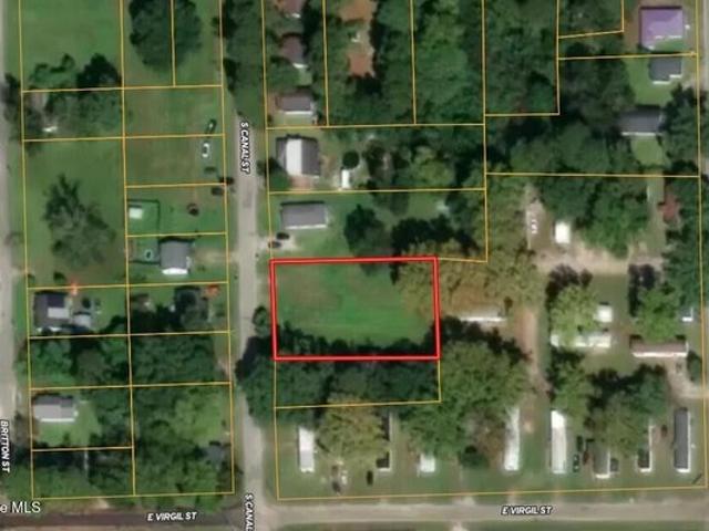 413 S Canal St, Whiteville, NC 28472