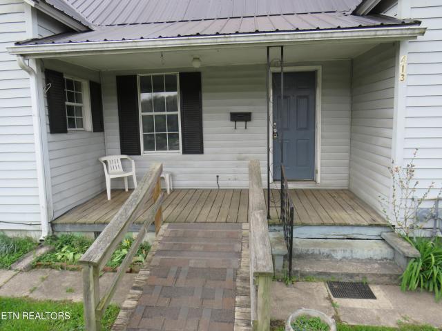 413 S Main St