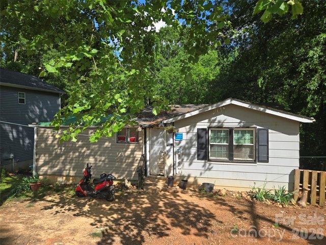 413 S Pinchback Ave, Bessemer City, NC 28016