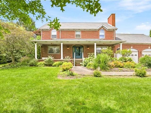 413 Stadium Dr, Somerset, PA 15501