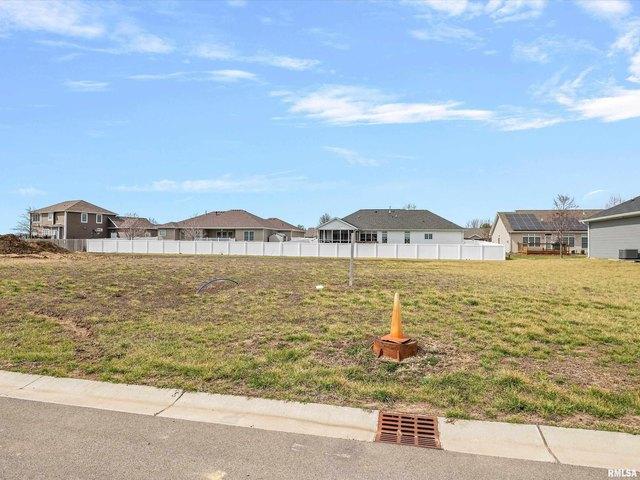 413 Sundown Ln, Chatham, IL 62629