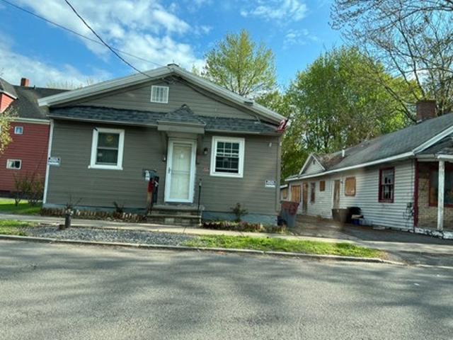 413 Richmond Ave. 2 Bedrooms, 1 Bathroom