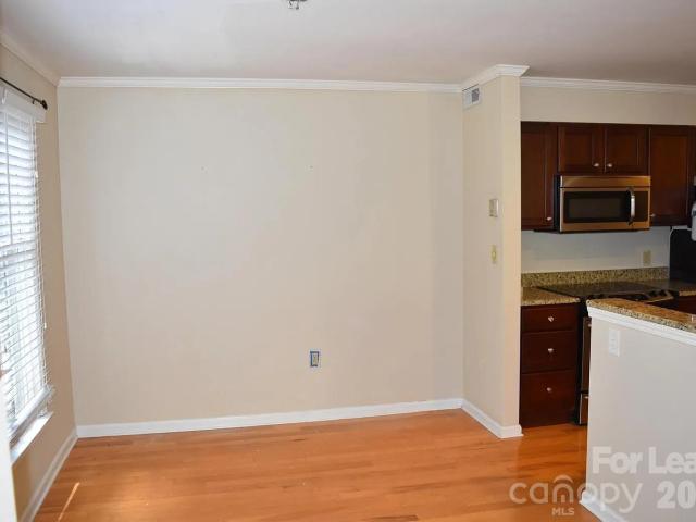 413 W 8th Street