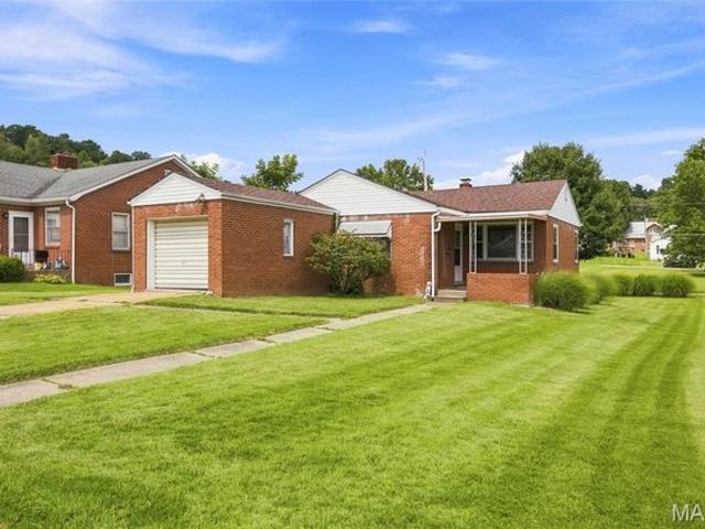 413 W 9th St, Hermann, MO 65041
