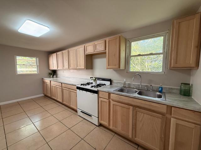 413 W 15th Street