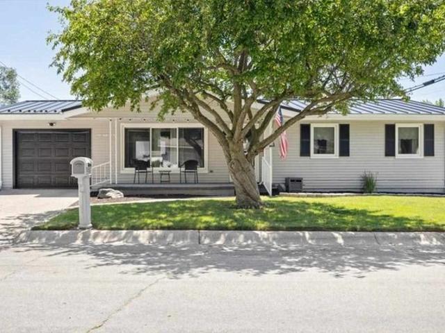 413 W Willow Dr, Union City, IN 47390