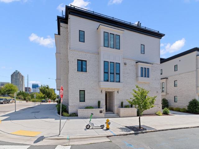 413 W Lenoir Street