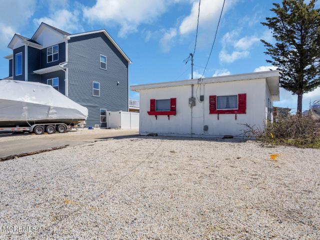 413 Twin Lakes Boulevard