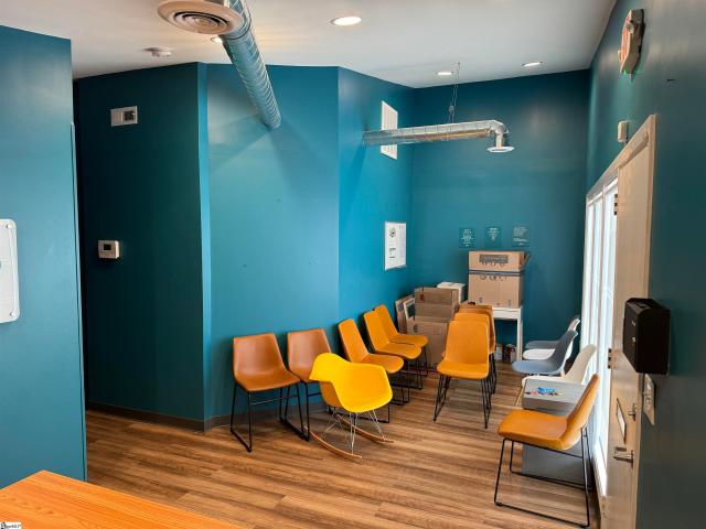 413 Vardry Street # Unit 2A