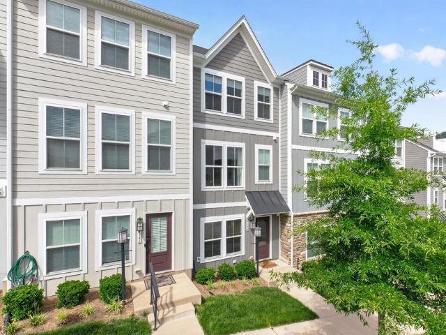 4144 Dauphin Dr